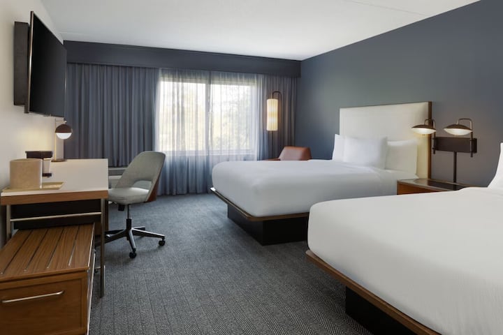 Modern Hotel Stay W/ 2 Queen Beds | Central Nj Loc - Edison, NJ