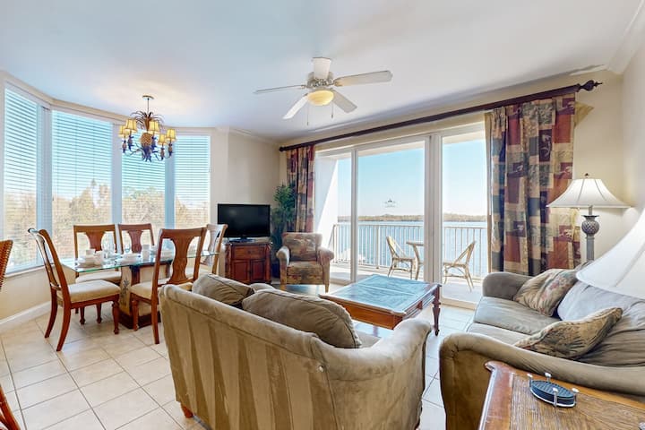 2br Lakefront Condo With Views & Pool - Lake Buena Vista, FL