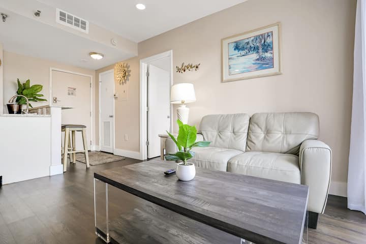 Modern 2br Condo | Balcony | Pool | Tennis - Universal's Volcano Bay, Winter Garden
