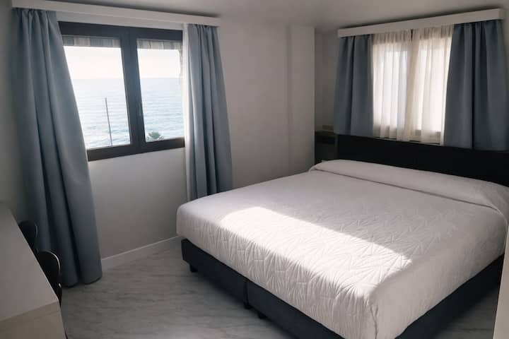 213b Camera - Riva ligure