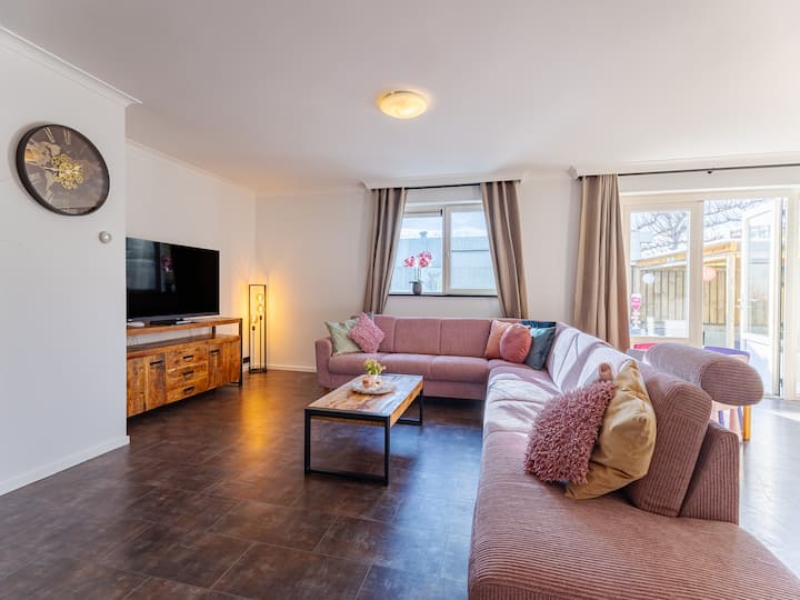 Maison Paisible Avec Jardin Clôturé - Dishoek