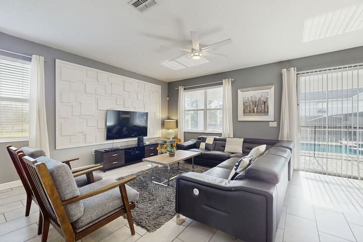 Modern 9br | Pool | Patio | Game Room - 達文波特