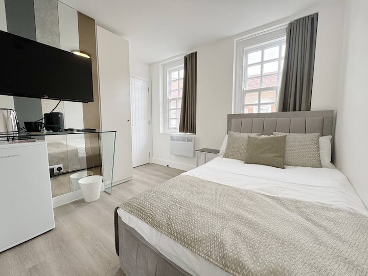 K4. Bright And Stylish Studio In London - Hounslow
