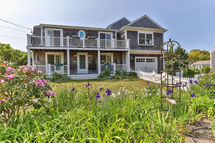 Ocean View Cape Cod Home: Beach Access & Fire Pit - Sandwich, MA