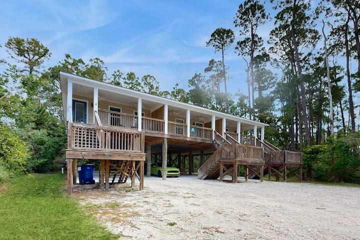 Inviting Home Near The Beach With Balcony, Full Ki - Dauphin Island, AL