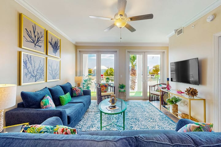 Spacious House With Shared Pool & Bay Views - Mexico Beach, FL