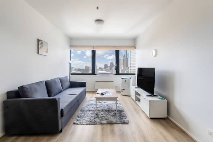 Prime Cbd 2br Above Emporium Mall By Melb Central - Australia
