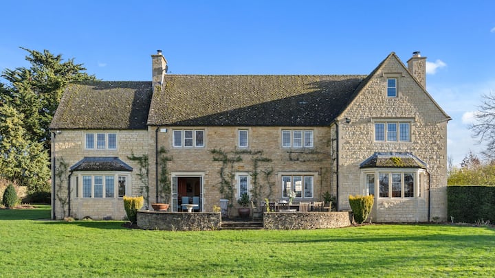 Churchill House - Pet Friendly Nr Stow-on-the-wold - Chipping Norton