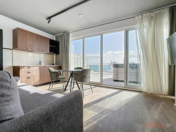 Modern Penthouse Suite Overlooking Mediterranean - Malta