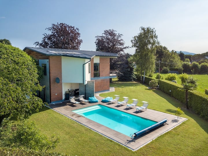 Aurora Villa With Pool In Lesa - Arona, Italy