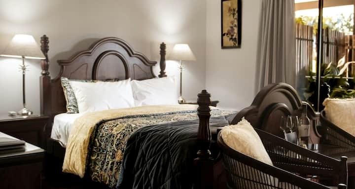 Adults-only Lux Suite | Spa Bath + Breakfast 39sqm - Tamborine Mountain