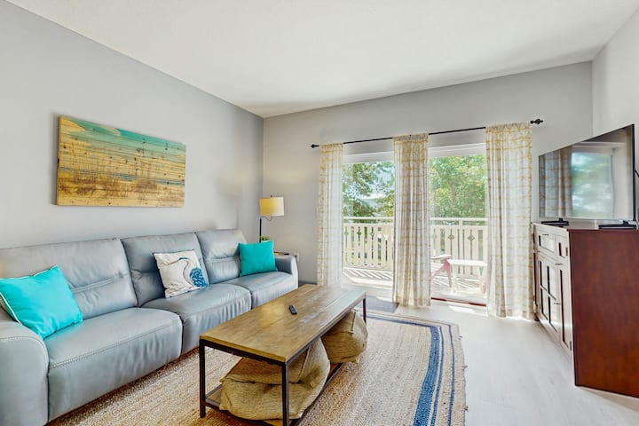 Waterfront Home Close To Beach W/ Shared Pool, Hot - Mexico Beach, FL