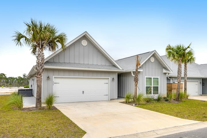 Newly Built Suite With Shimmering Pool & Central A - Port St. Joe