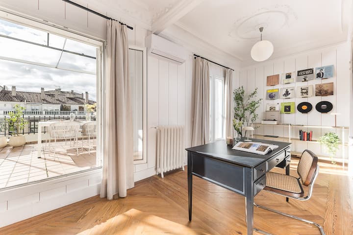Homeclub | Elegant 4br Penthouse With Terrace - Madrid