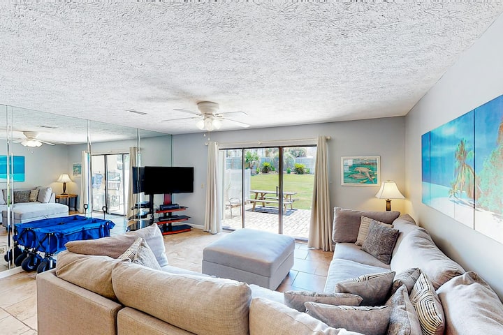 2br Coastal Escape With Pool & On-site Golf - Panama City Beach