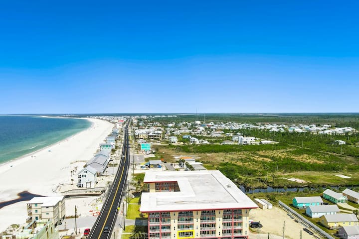 Walk To Beach 2br Oceanview | Balcony | Pool - Mexico Beach, FL