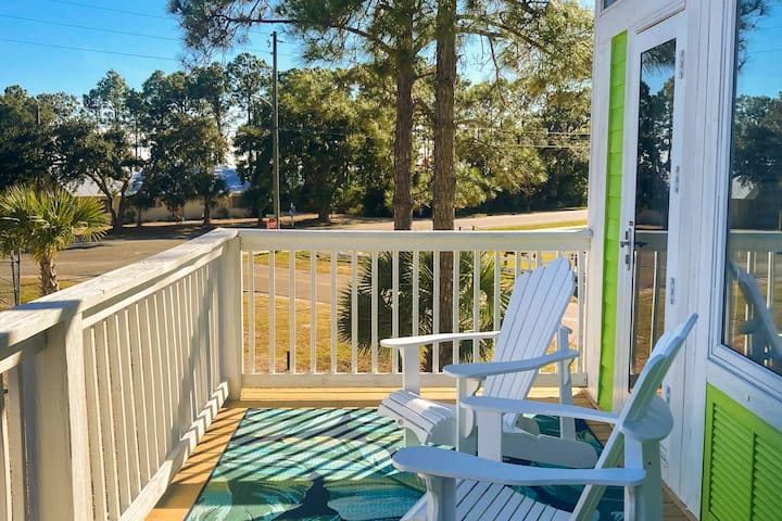 Cozy Coastal Home With Plenty Of Space, Full Kitch - Carrabelle, FL