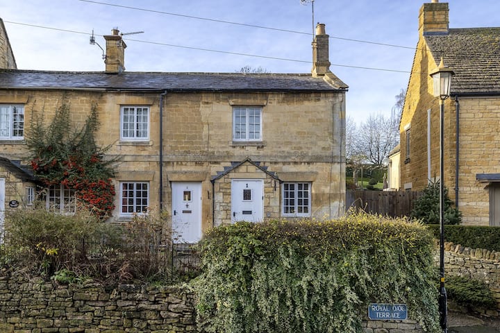 Beautiful  Dog Friendly -Royal Oak Cottage - Broadway