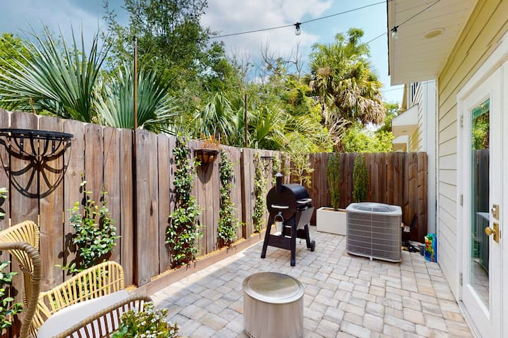 Upscale, Dog-friendly 2br - Blocks To Downtown - Pensacola, FL