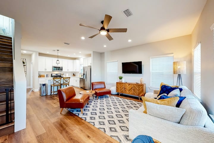 Downtown Home - Wifi, Central Ac, Private Washer&d - Pensacola, FL