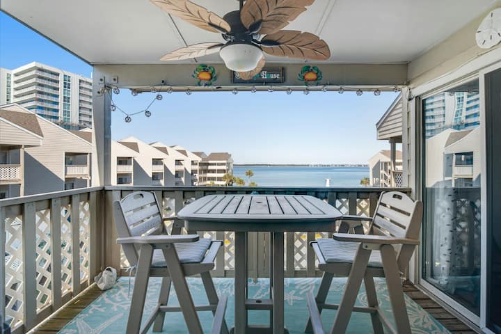 Cozy Waterfront Condo With A Shared Pool  Your Pe - Pensacola Beach, FL