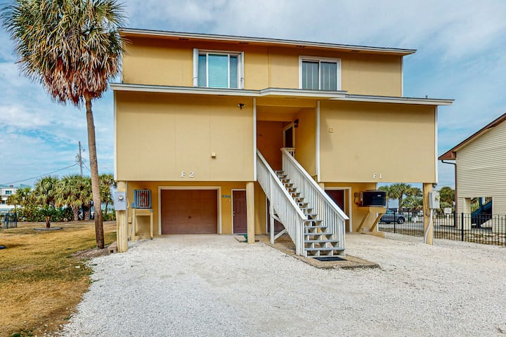 Remodeled 2br Bayview | Pool | Balcony | W/d - Pensacola Beach, FL