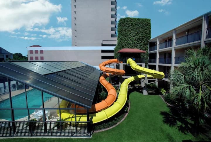 3 Oceanfront Havens With Lazy River And Pool Slide - Myrtle Beach, SC