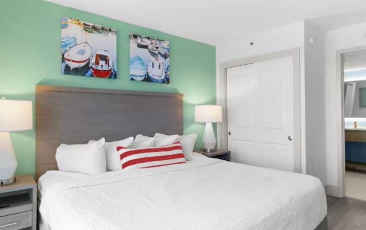 Oceanview Suite | Near Market Common & Pier - Myrtle Beach, SC