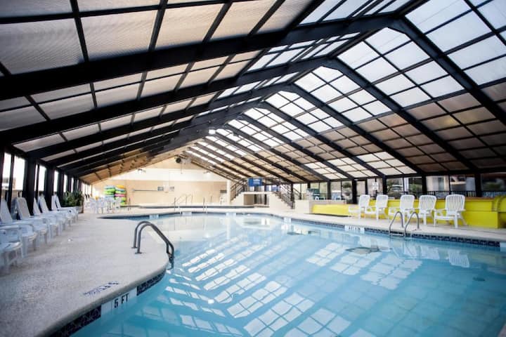 Ocean View & Pools | Near Mini Golf! | 4 Units - Myrtle Beach, SC