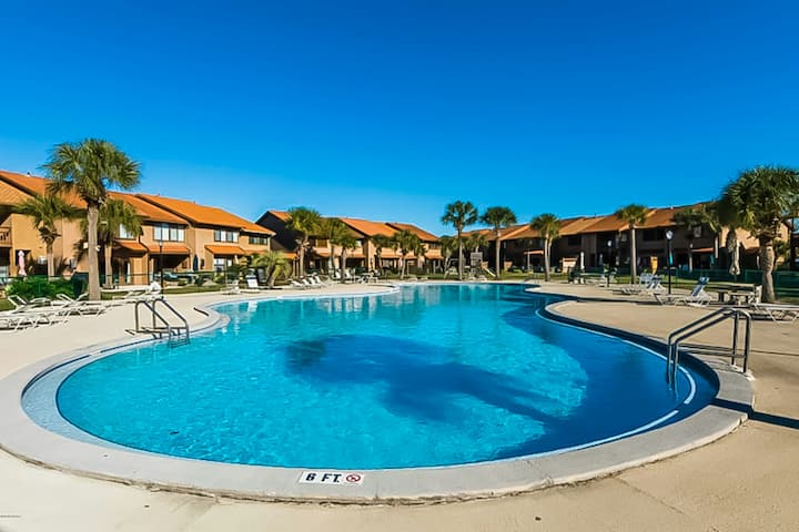 Bright 2br Lakeview | Pool | Balcony | Golf - Panama City Beach, FL