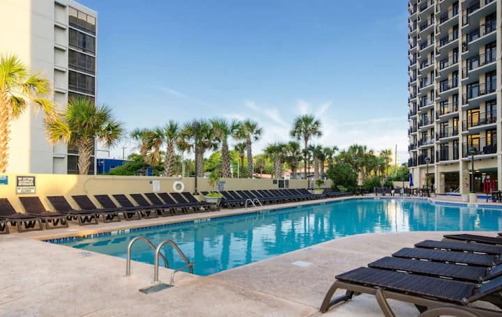 Oceanfront 2 Units | Myrtle Beach Views | 2 Queens - Myrtle Beach, SC
