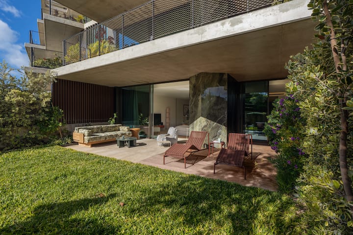 Savoy Monumentalis Xii By An Island Apart - Funchal