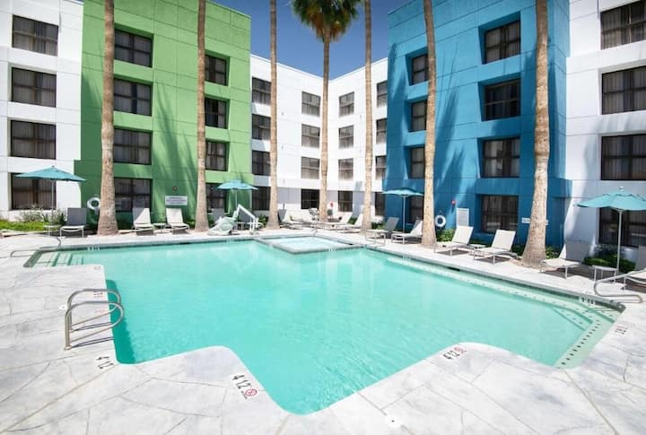 Central I-10 Location | Comfort Near Sky Harbor - Chandler, AZ