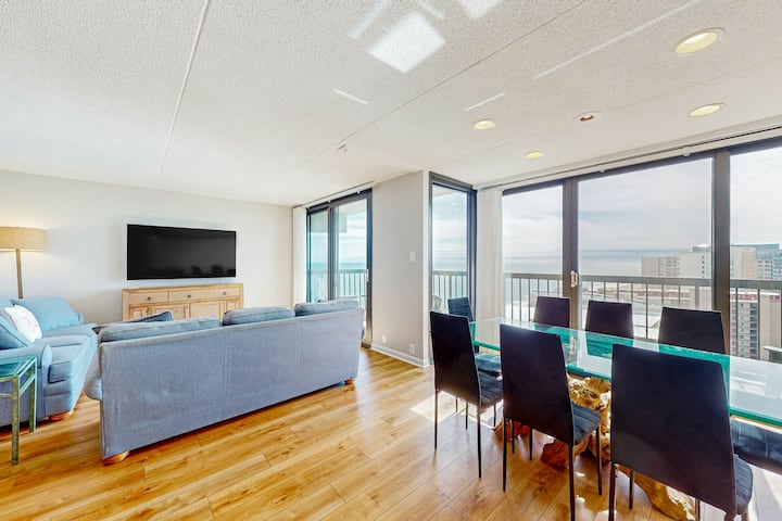 Luxe Wave-view Penthouse: Dual Balconies & Resort - Ocean City, MD