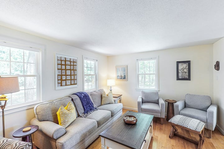 Dog-friendly Home With Enclosed Yard & Firepit - N - Eastham, MA