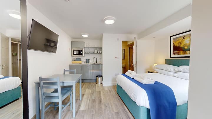 Bicester Court Lodge The Launton Room - Bicester