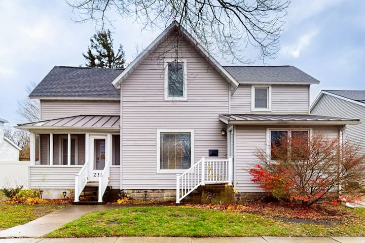 5br Home Near Beach| Pool | Hot Tub | Game Room - South Haven, MI