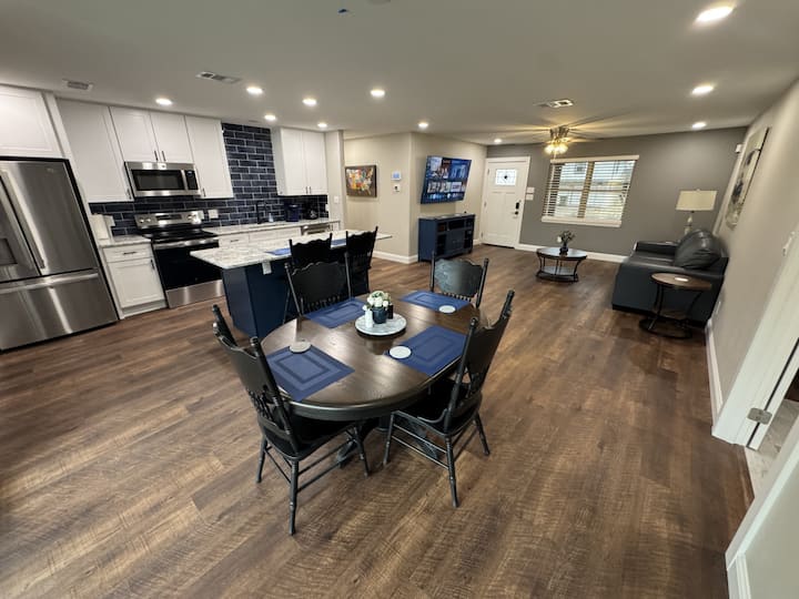 New Remodeled Home Haus Of Blues 3 King Beds - Arlington, TX