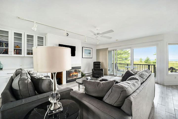 2br Lakefront | W/d | Lake Views | Fireplace - Glen Arbor, MI