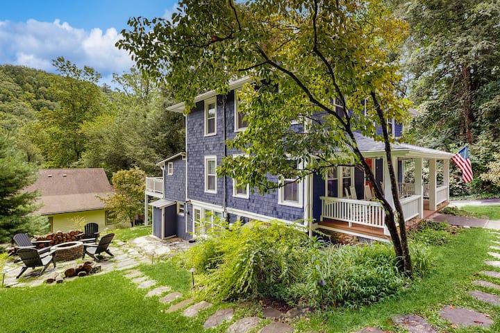 Spacious 8br Mountainview Dog Friendly | Deck - Black Mountain, NC