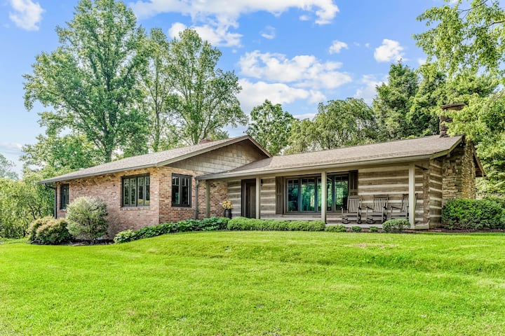 3br With Amazing Views, Firepit, Foosball, & W/d - Hendersonville, NC