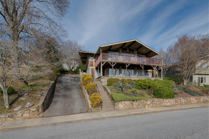 4br Lakeview | Pool | Deck - Waynesville, NC