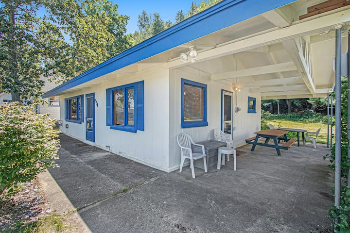 Cheerful 3br Lakefront Crystal Lake, Mi Dog Frien - Frankfort