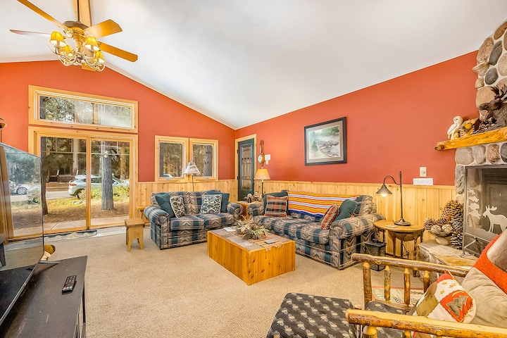 Rustic 5br | Pool | Hot Tub | Sauna - Thompsonville, MI