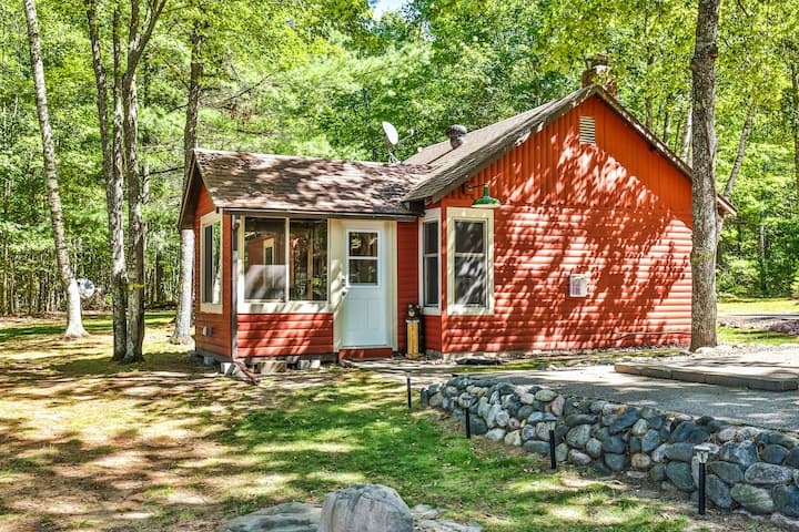 Charming 2br Lakefront | Dock | Fireplace - Eagle River, WI