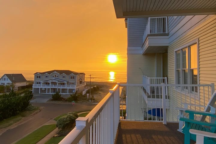 3br Oceanfront 2nd-floor | Balcony | Pool - Virginia Beach, VA