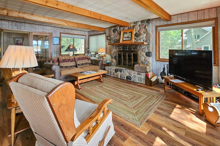 2br Lakefront | Dock | Heated Porch - Manitowish Waters, WI