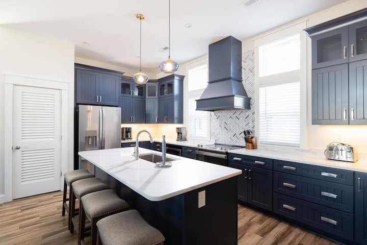 New Listing! Ocean Views, Hot Tub & Community Pool - Kill Devil Hills, NC