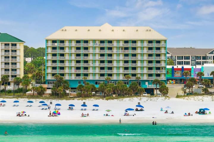 Direct Beach Access + Free Parking & Pool - Panama City Beach, FL