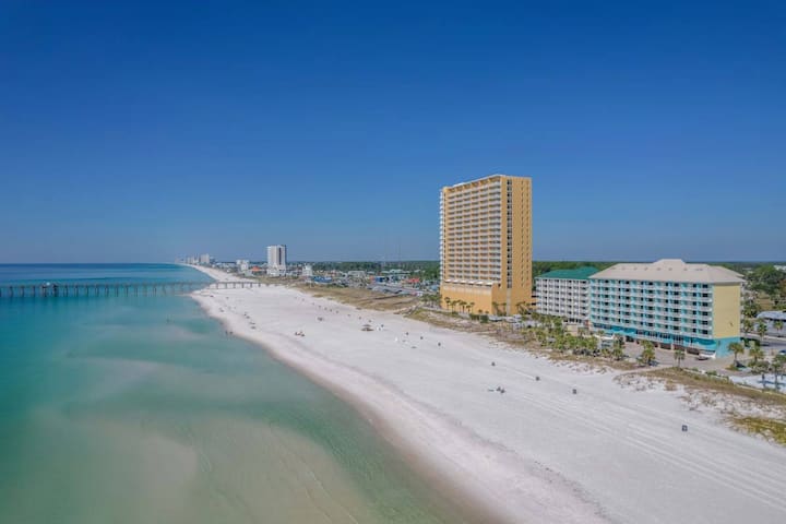 Beachfront Panama City Stay + Free Parking & Pool - Panama City Beach, FL